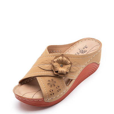 BS092 Summer 2021 New Style Sandals Women'S Retro Wedge Heel Car Stitching Mother Shoes Plus Size Women'S Slippers Sanda