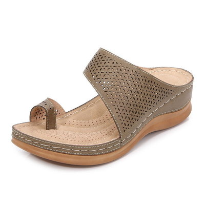 BS093 Women Shoes Cross-Border Large Size Women'S Shoes Retro Bohemian Style Hollow Wedge Sandals Women Flip-Flops Sanda