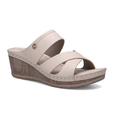 BS100 OEM2021 New European And American Slippers Female Slope Heel Casual And Comfortable Mother Sandal Girl One-Piece D