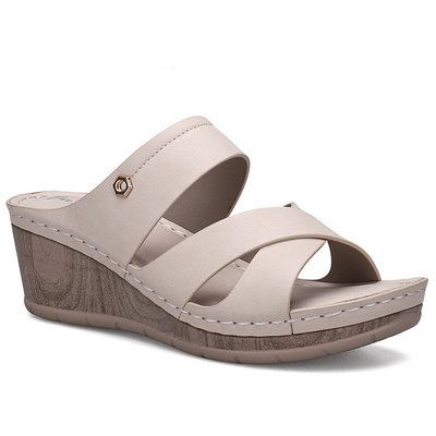 BS100 OEM2021 New European And American Slippers Female Slope Heel Casual And Comfortable Mother Sandal Girl One-Piece D