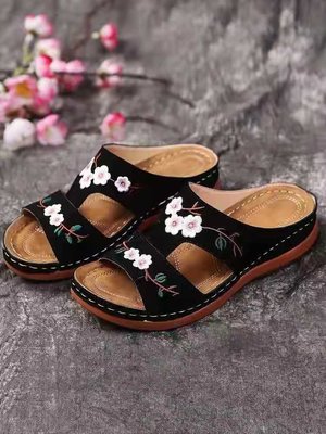 BS141 Summer New Amazon Women'S Shoes Hollow Flower Embroidered Sandals Slope Heel Large Size Women'S Slipper Sandals Ch