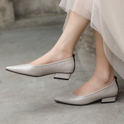 HZM007 Pointed Temperament Baotou Women'S Shoes Summer Daily Commuting Temperament Sweet Shallow Mouth Single Shoes Leat