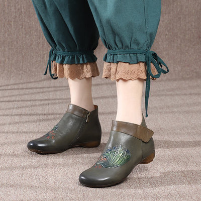HZM033 Original Folk Style Retro Women'S Boots Autumn And Winter New Style Peacock Embossed Retro Women'S Shoes, Top Lay