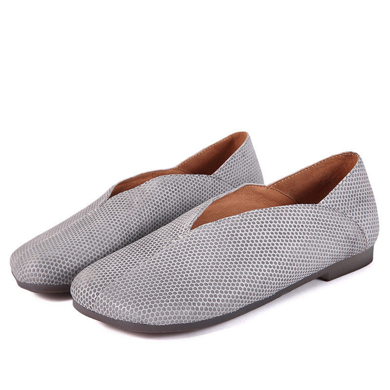 S137 2020 Featured small polka dot head layer cowhide flat shoes retro ethnic handmade leather women's shoes factory dir
