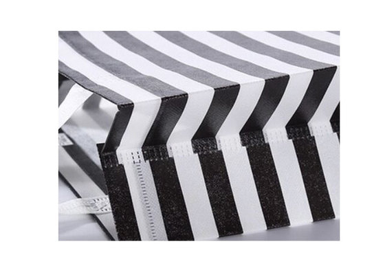 Stripe Waterproof Non Woven Pouch Wrinkle Freeenvironmentally Friendly Tote Bags