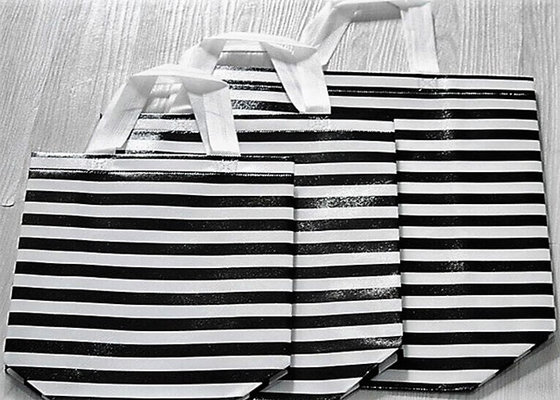 Stripe Waterproof Non Woven Pouch Wrinkle Freeenvironmentally Friendly Tote Bags
