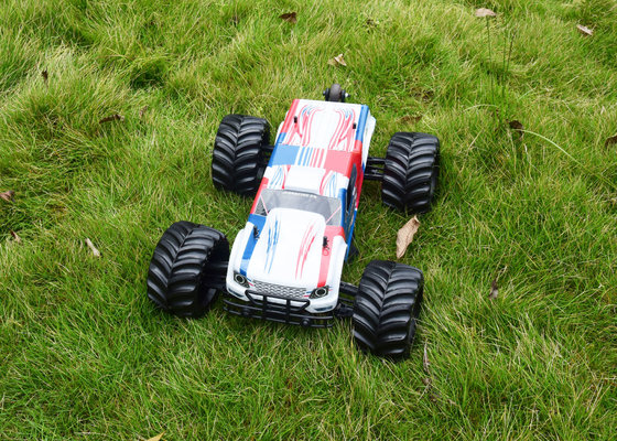 4WD Off Road Electric RC Car / RTR RC Brushless Buggy On Road , Battery Power Supply