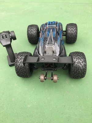 2.4G 1/10 Scale Electric RC Truggy /  RC Car  Model  4WD With Blue Shell