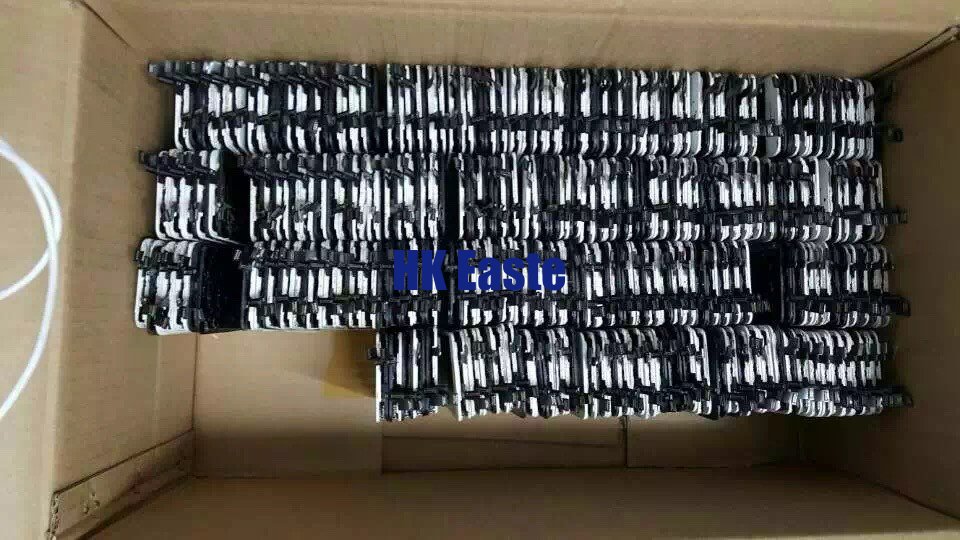 L'originale ha utilizzato lo schermo LCD di Iphone 5G che ricicla il pixel dello schermo 1136*640 4 pollici