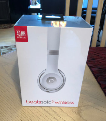 wholesale Beats by Dr. Dre Solo3 Wireless Over the Ear Headphones - Silver
