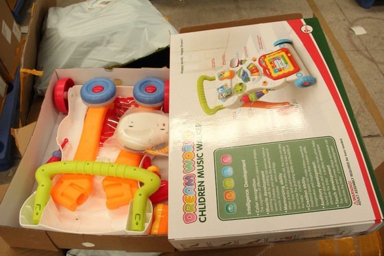 wholesale new   fashion  sit to stand learning walker for baby