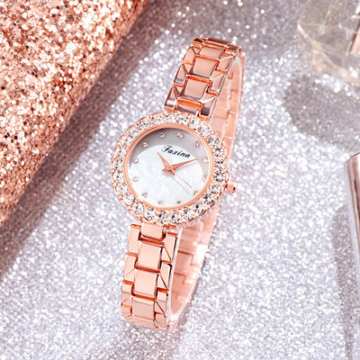 wholesale 2019  lady new   fashion  quarts watch   with the bracelets