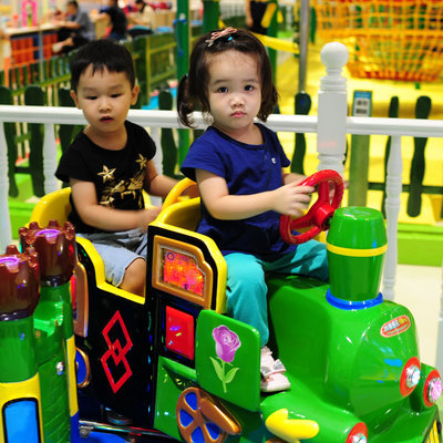 Fiberglass Round Castle Train Kiddy Ride Machine Coin Operated