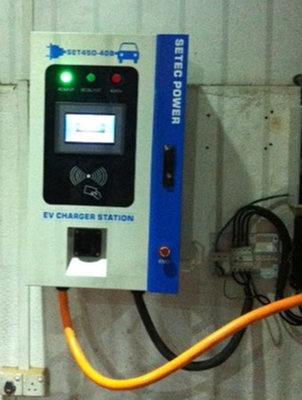 CE approved 144KW DC Fast EV Charging Station with CCS1, CCS2, CHAdeMO and AC charger  plugs parallel working system