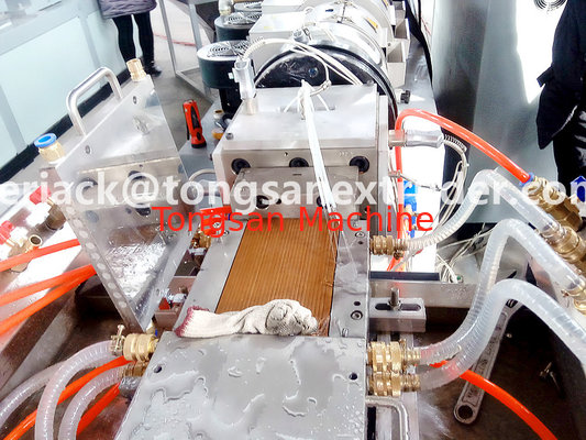 WPC profile extrusion line PE+wood plastic composite WPC decking production line