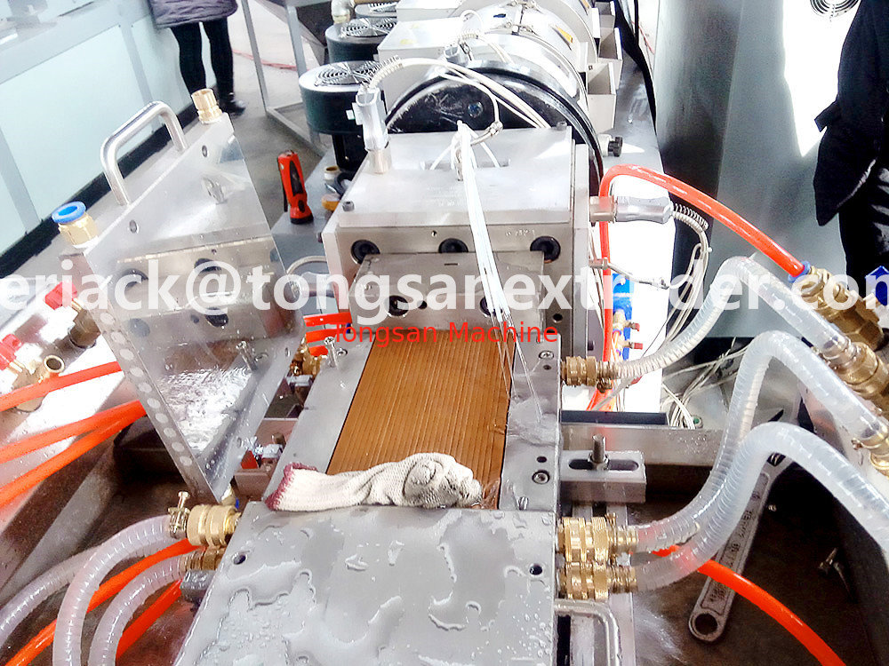 WPC profile extrusion line PE+wood plastic composite WPC decking production line
