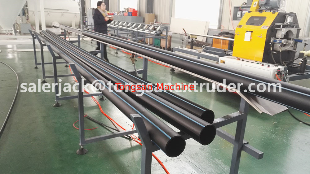 Single scew extruder pipe extrusion line HDPE gas and water pipe extrusion machine