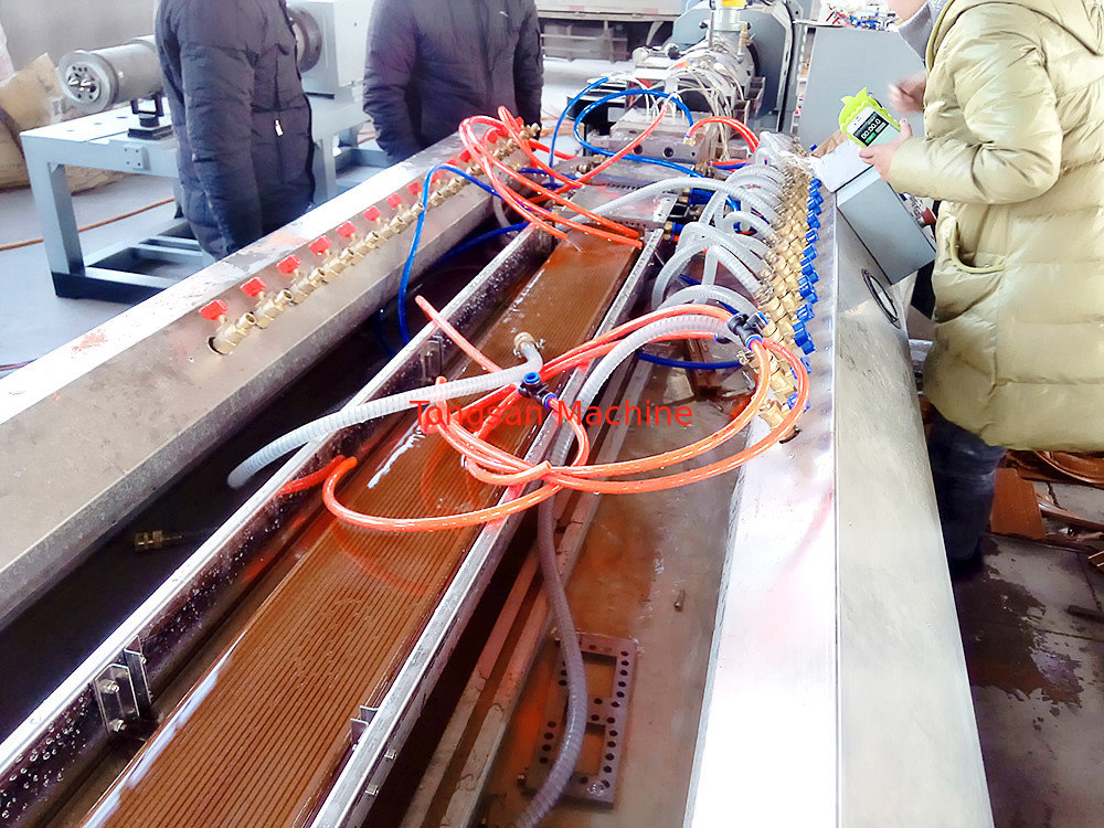 WPC profile extrusion line PE+wood plastic out door floor production line