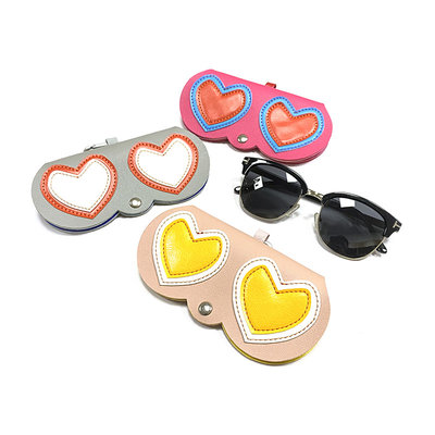 China Portable Cartoon button eyeglasses bag Handmade PU sunglasses bag supplier