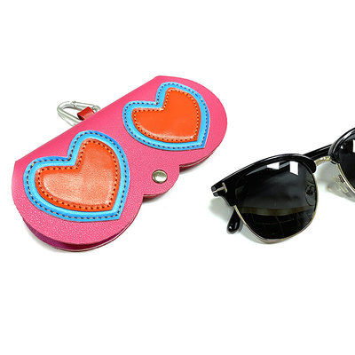 Portable Cartoon button eyeglasses bag Handmade PU sunglasses bag supplier