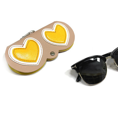 Portable Cartoon button eyeglasses bag Handmade PU sunglasses bag supplier