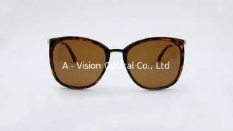 China Plastic Sunglasses Super light eyewear for Women Sunglass UV 400 protection supplier