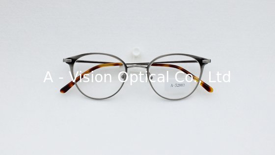 Vintage retro round style eyeglass frame super light titanium for Men Women supplier