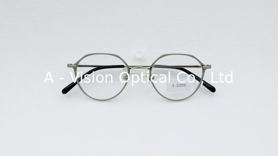 Retro titanium Small new design Vintage Eyewear for Men Women Business Daily wear supplier