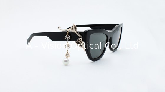 Women acetate Frame Big Cateye shape Sunglasses Sparkling Crystal decoration Brand Designer Shades supplier