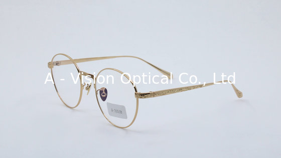 Carved Pure titanium eyeglass frame untralight weight eyewear for Women Men Fashion design 2019 supplier