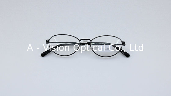 Retro vintage eye glass 70s 80s inspired design untralight pure titanium optical frame unisex eyewear supplier