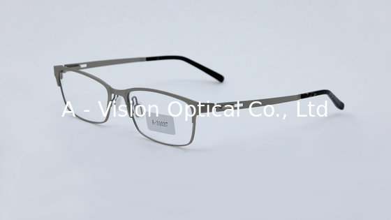 Men's Daily business reading glasses matte silver color optical frame light weight durable titanium eyewear supplier