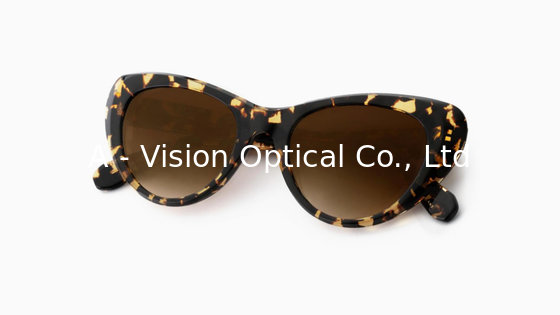 Women's Crystals Cat Eye Sunglasses 80s Vintage Retro Sunglasses for Party Favor Supplies Holiday Accessories Collection supplier