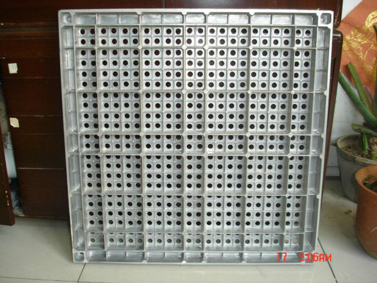 Aluminum Floor Panels Dustproof Recyclable Raised Access Floors Timely Delivery