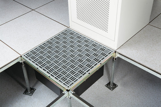 Strong Wearability Perforated Raised Floor Tiles Recyclable 600 X 600 mm