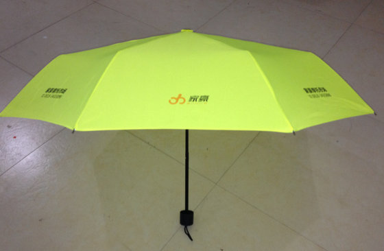 Three hand opening umbrella