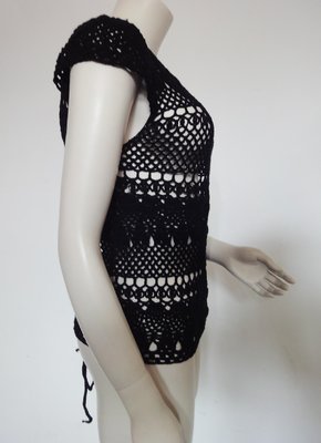 Moda cortada parte posterior del detalle de la ropa del ganchillo de la mano del top sin mangas del ganchillo atractiva