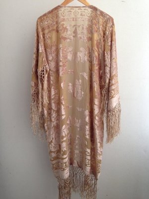 Kimono largo de Rose del modelo de la quemadura de las señoras cómodas del terciopelo con las franjas