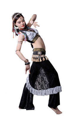 La danza de vientre tribal del cordón suave hecho a mano viste los trajes más atractivos de la danza del vientre