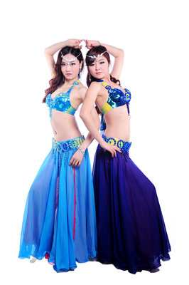 Los trajes profesionales moldeados shinning de la danza de vientre del teñido anudado con las hebillas del círculo diseñan