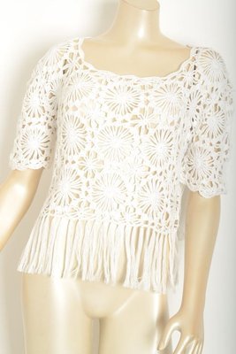 White color short sleeve flower pattern crochet clothing , crocheting clothes
