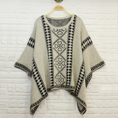 Las mujeres aztecas del telar jacquar del modelo hacen punto el mantón del poncho, ponchos de las lanas de las señoras