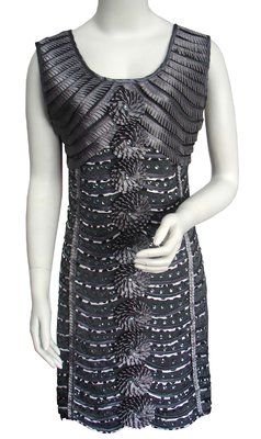 Las rayas plisadas satén para mujer de la ropa del verano se visten con el diamante artificial de acrílico