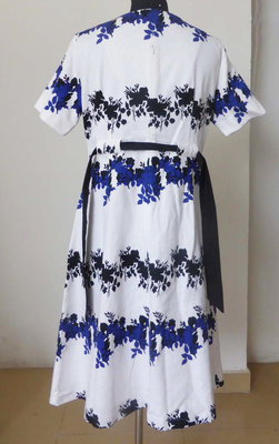 Ropa de moda negra delantera de centro de las señoras del vestido del algodón de la flor de la impresión del panel para el verano