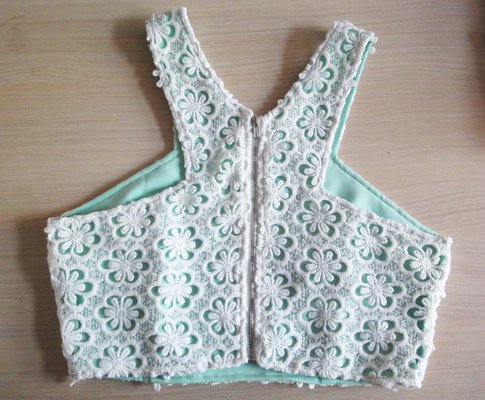 Ropa de moda de las señoras del chaleco de la parte posterior del corredor del cordón del ganchillo con el forro de tela del punto del contraste