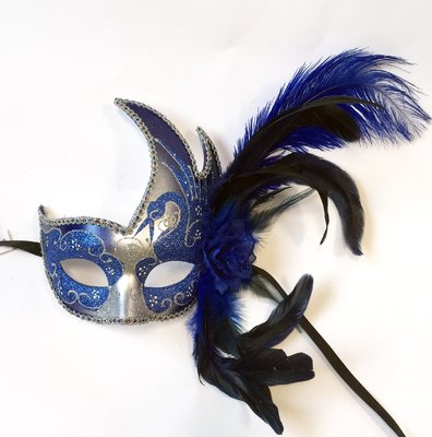 Colombina Plastic mask with ostrich feather     13” PF0803R SILVER