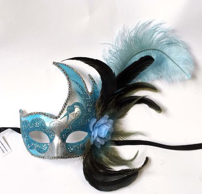 Colombina Plastic mask with ostrich feather     13” PF0803R SILVER