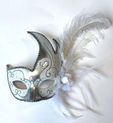 Colombina Plastic mask with ostrich feather     13” PF0803R SILVER