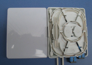 2 Cores FTTH Fiber Distribution Box Information Panel ABS With LC / SC Connector