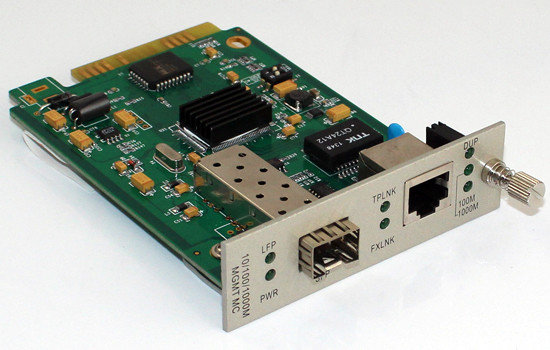 10 / 100 / 1000Mbps Manageable Fiber Media Converters IEEE802.3ah